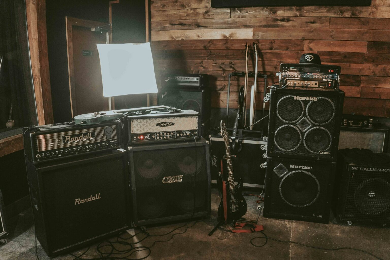 Top Four Best Solid State Amps for Maximum Amplitude - Guitar Space