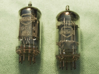 12AX7 vs 12AT7: Which Tube is Better? - Guitar Space