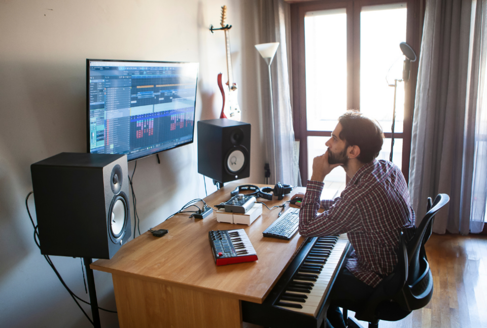 Reaper vs Logic Pro Compared: Which is Better? - Guitar Space