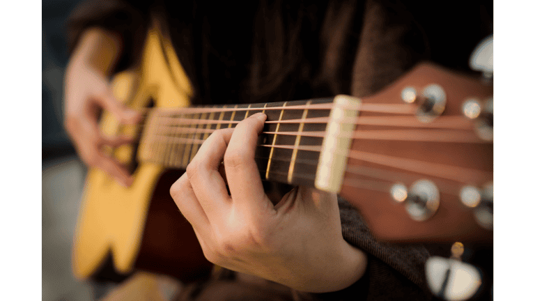 How to Solo on Guitar: A Beginner’s Guide - Guitar Space